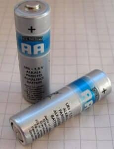 AA Battery Voltage & Amps | Standard, Rechargeable & Lithium AA